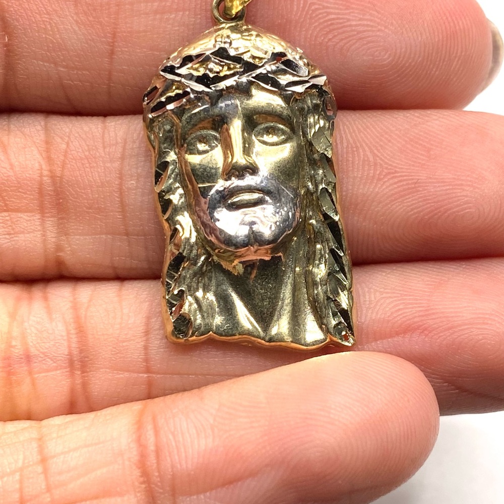 10k Gold Jesus Face Pendant - Gem